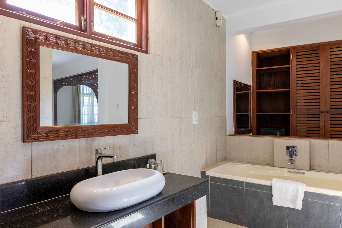 Amare Beach Suite A1 - Hillpark Tiwi & Amare Resort